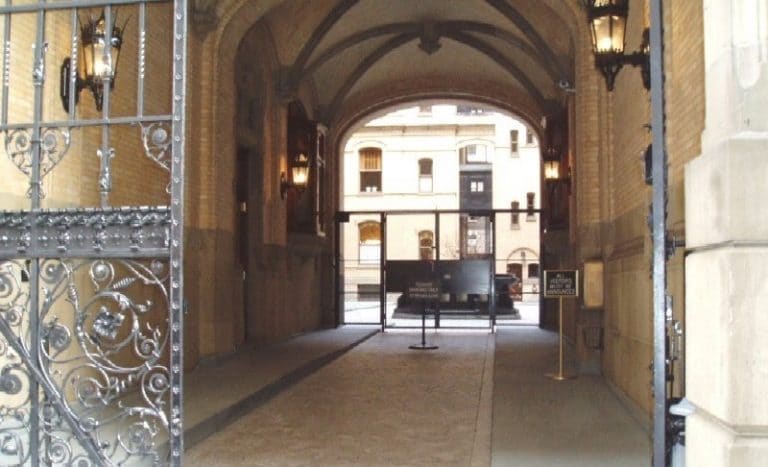 John Lennon’s Murder: Dark Tourism New York – Dark Tourists