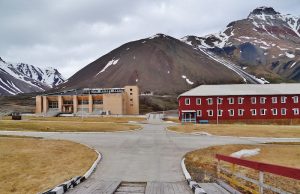 A Tour to Pyramiden: Soviet Ghost Town in Svalbard – Dark Tourists