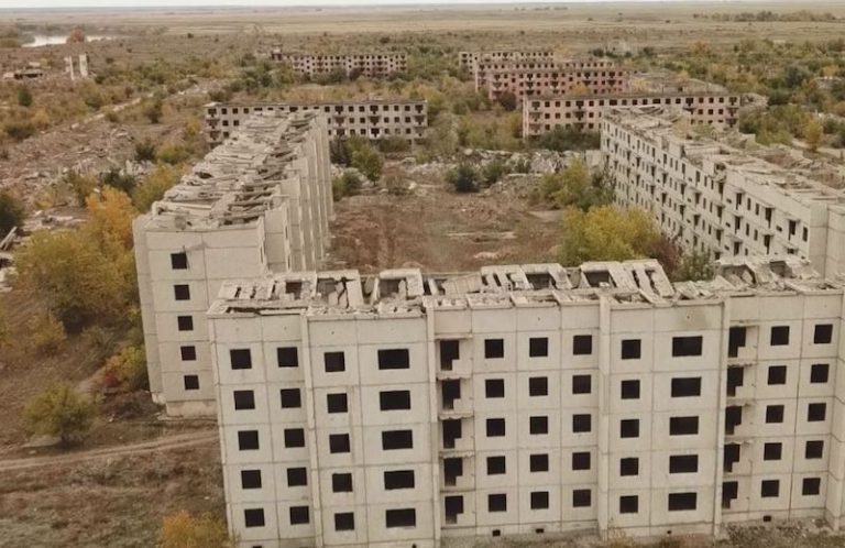 Dark Tourists – A Definitive Guide to Dark Tourism